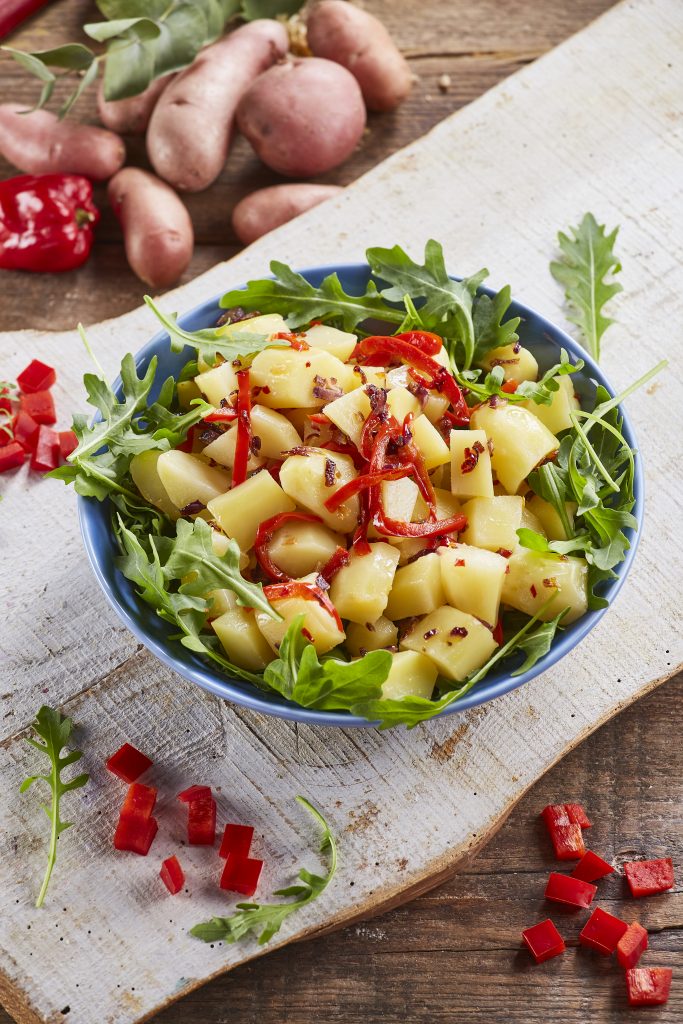 Salada quente de batata e jalapenhos - Revista Veggie