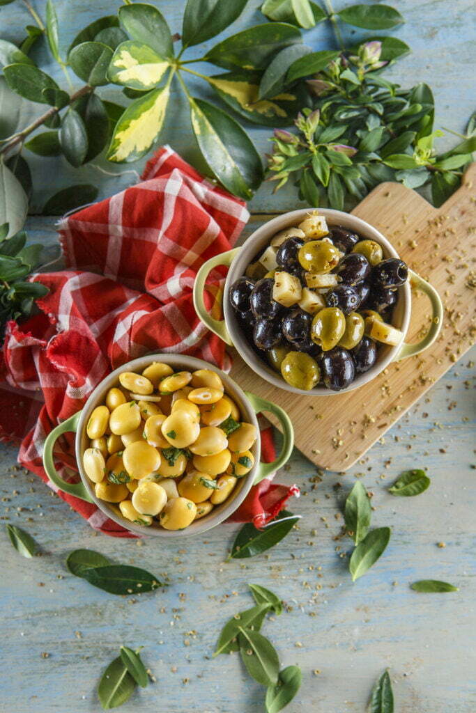 Petisco de tremoços e azeitonas - Revista Veggie